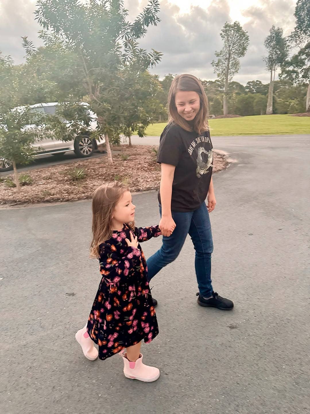 Steve Irwin's Daughter Turns Heads After Sharing Tragic Health Update ...