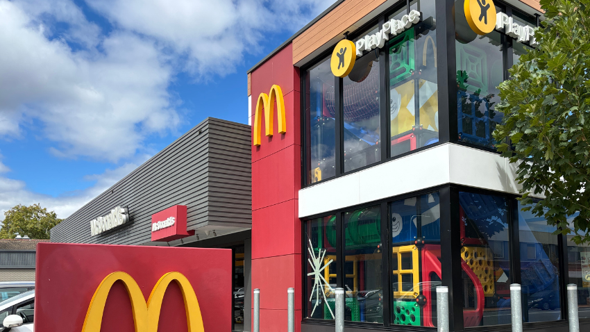 Mom Disgusted After Finding This Inside Her Burger At Kentucky McDonald ...