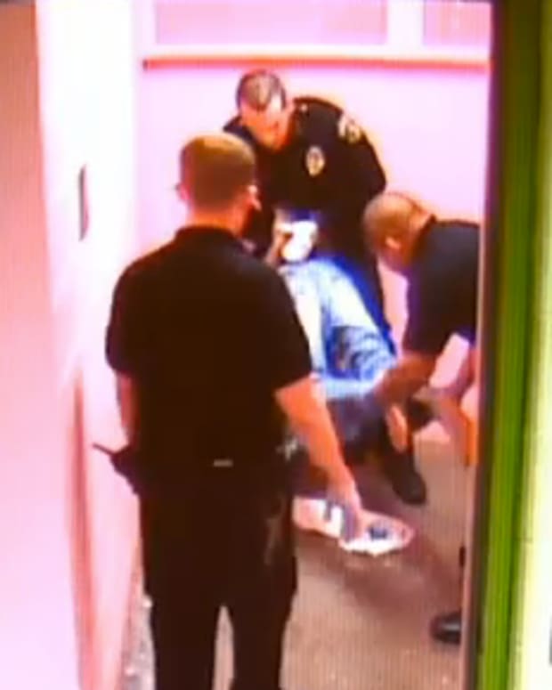 Judge Orders Six Rikers Prison Guards Fired For Brutal Beating Of