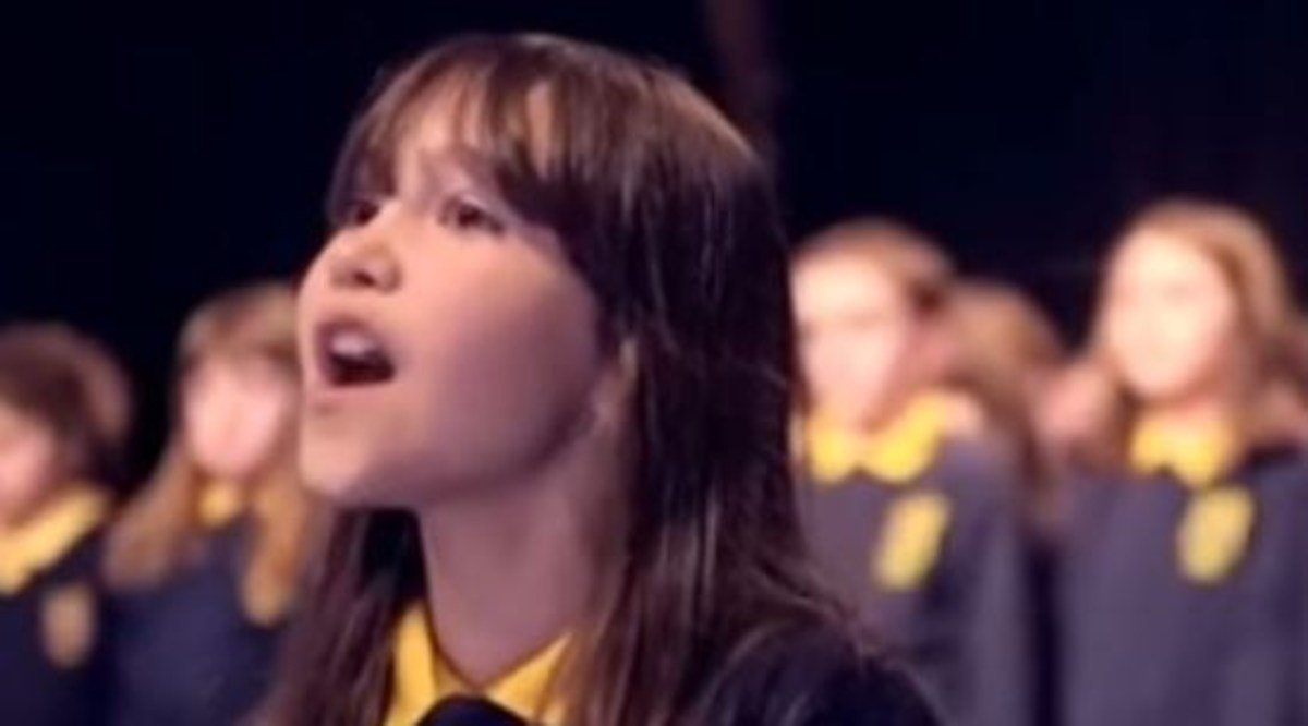 Autistic Girl Singing 'Hallelujah' Goes Viral (Video) - Opposing Views