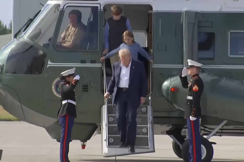 Photo Of Trump Boarding Air Force One Turns Heads, When You Zoom Out ...
