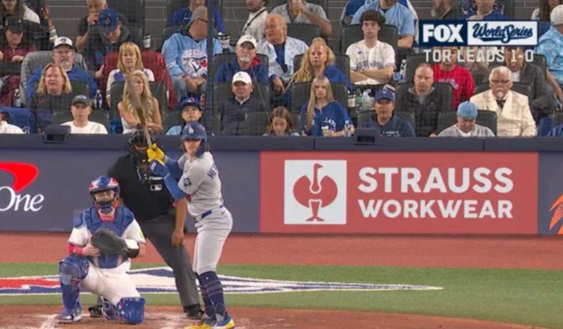 Photo From The World Series Goes Viral After People Spot Unexpected ...