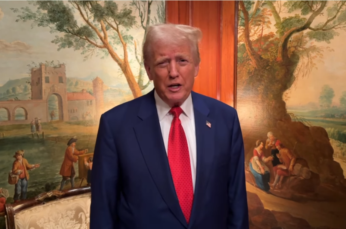 Video Of Donald Trump's 'New Hairstyle' Turns Heads - Opposing Views